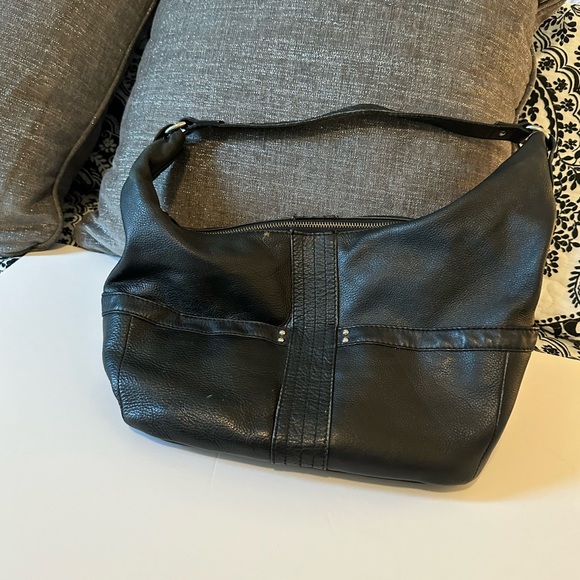 Ili | Bags | Ili Preloved Genuine Leather Shoulder Bag | Poshmark